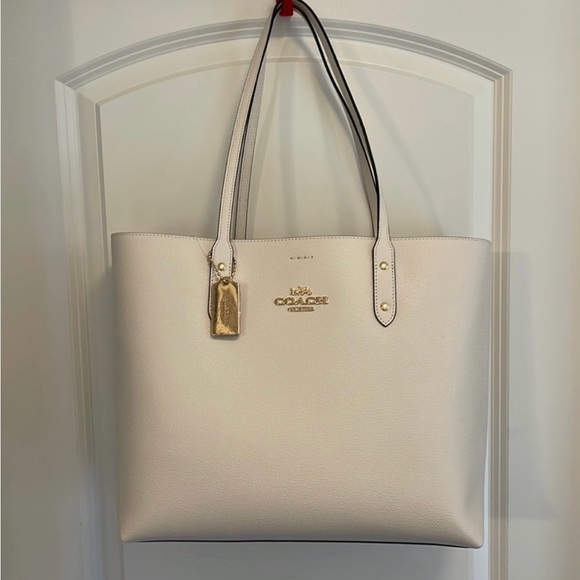 Coach | Bags | Coach Cream Leather Tote With Gold Hardware | Poshmark